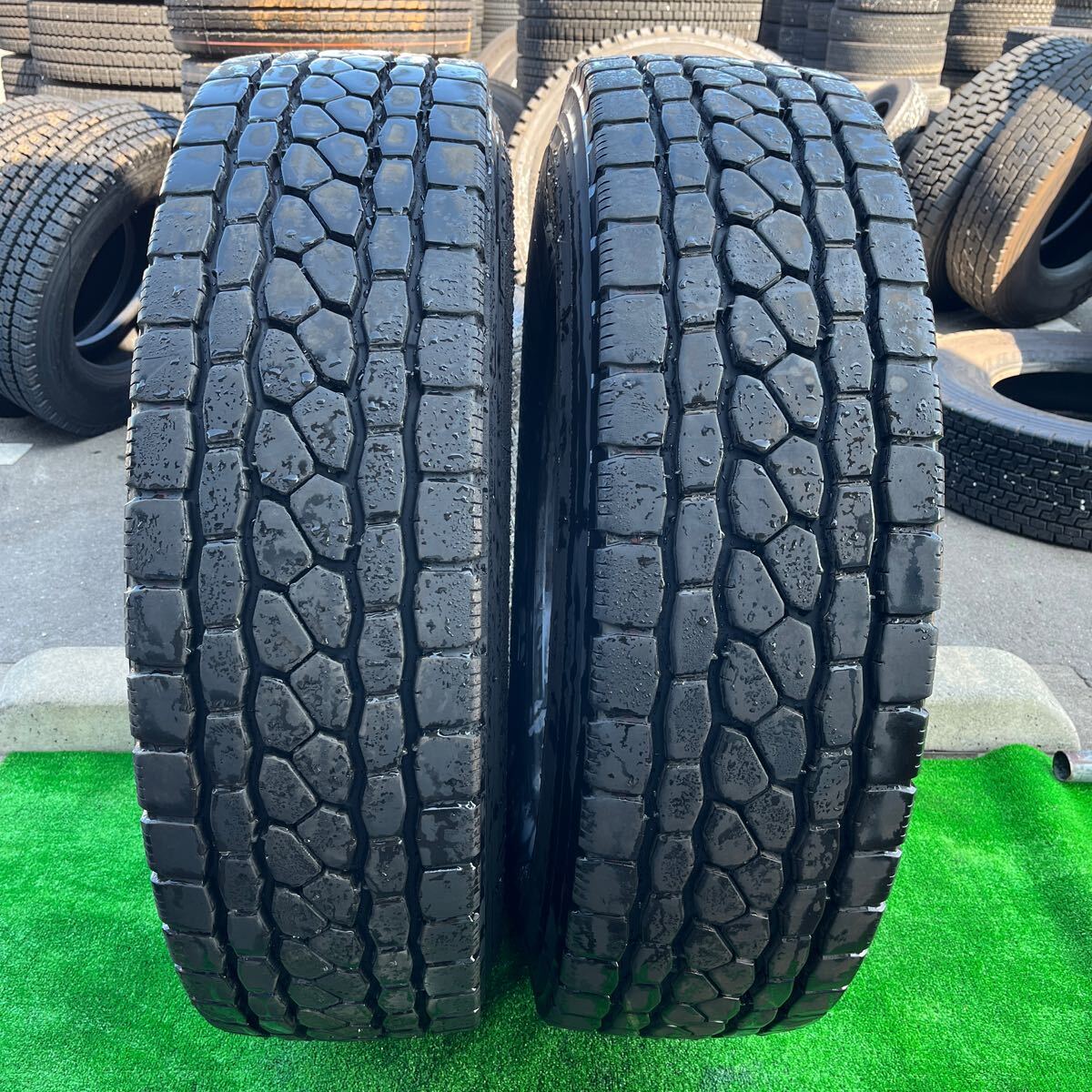 295/80R22.5 BRIDGESTONE, M801 中古ミックス 激安美品 2本セット：42000円
