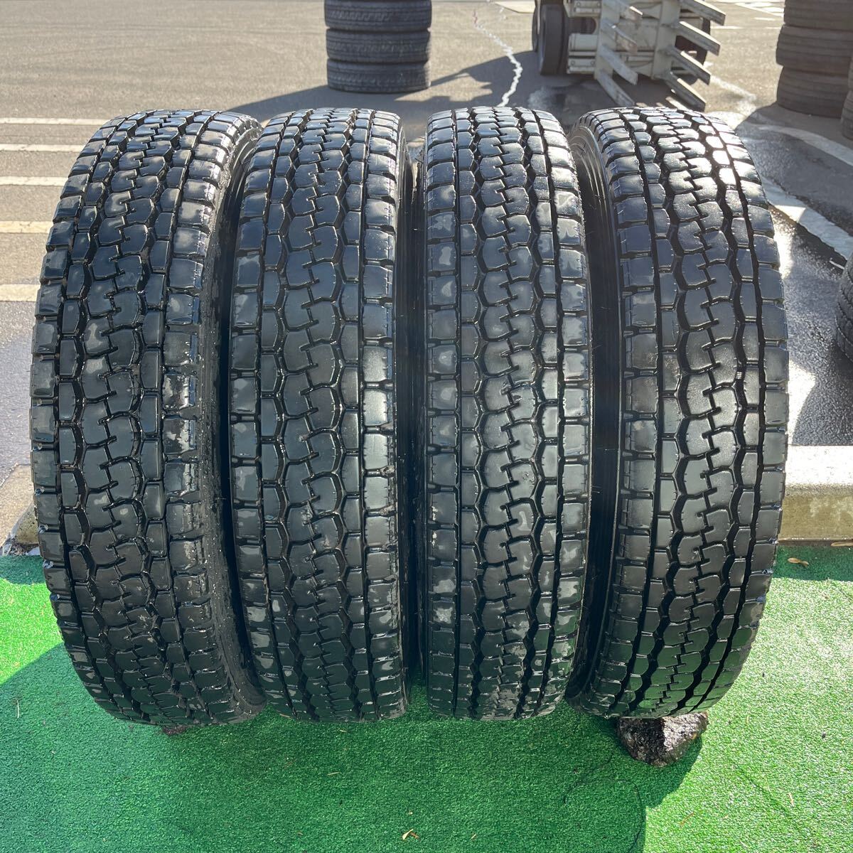 700R16 12PR DUNLOP, SP770 激安美品 4本セット：39000円 | 桜国際貿易オンラインショップ